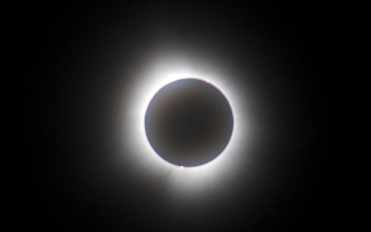 Maroons catch eclipse on campus and in totality - Roanoke College